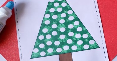 FREE Christmas Tree Roll and Cover Math Printable | School Time Snippets