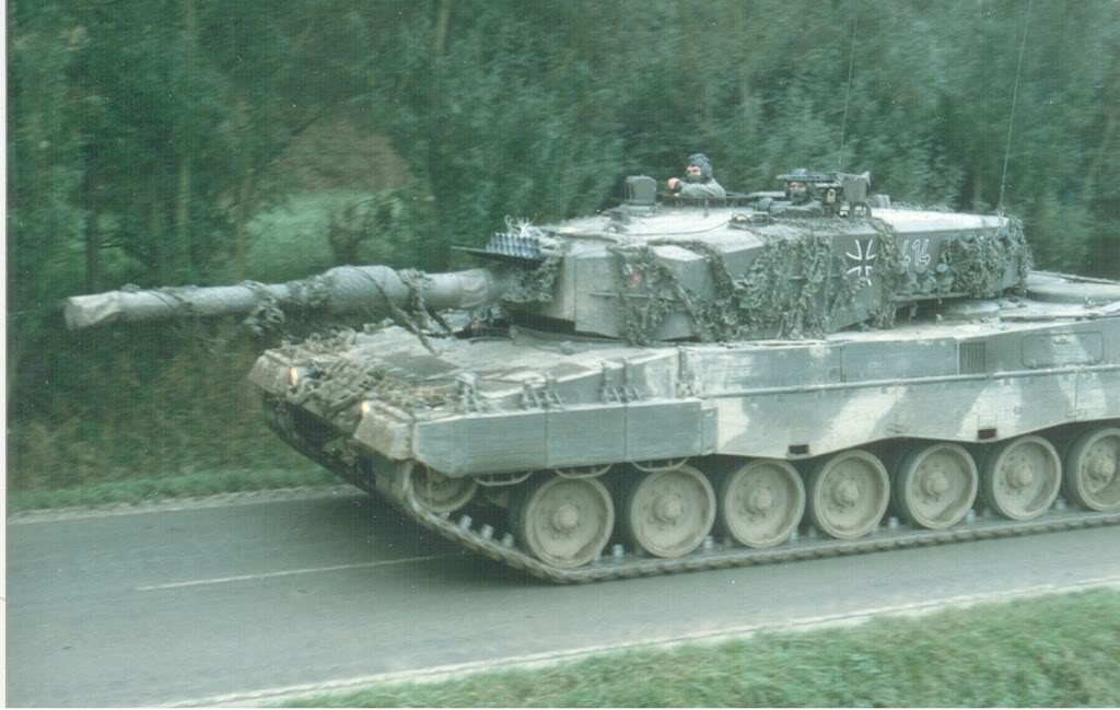 DECODED: The Cold War in Europe 1945-1995 : Schützen, helfen ...