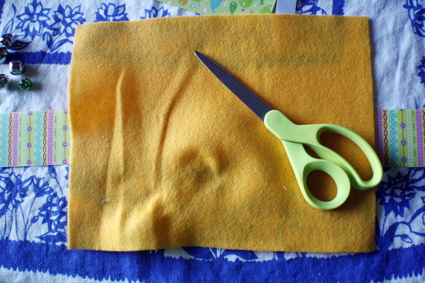scrumdilly-do!: ten hats in ten days: felt and paper jester hat