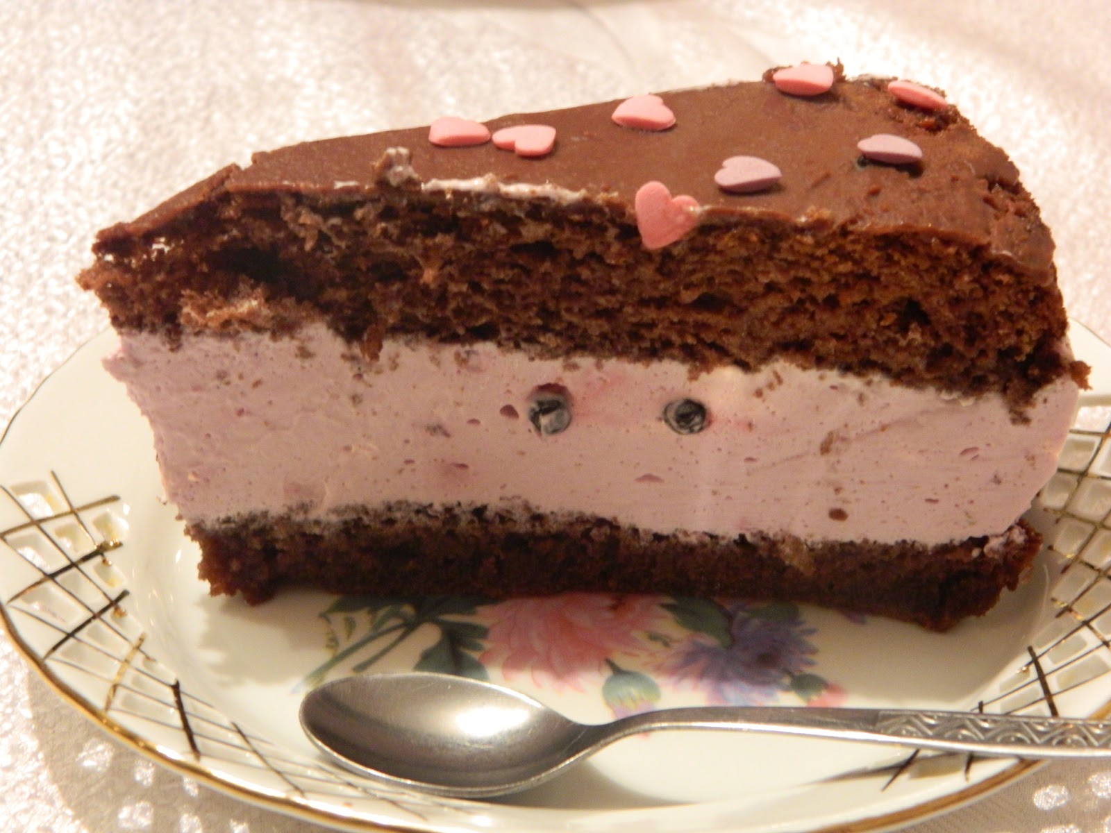 Weekend Passion: Tort cu crema de iaurt si afine