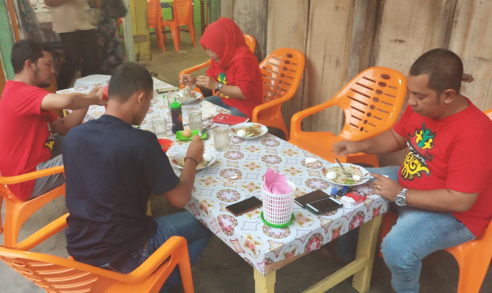 Travelplus Indonesia: Ini Dia Sensasi Mie Kocok Putih Khas Blangpidie