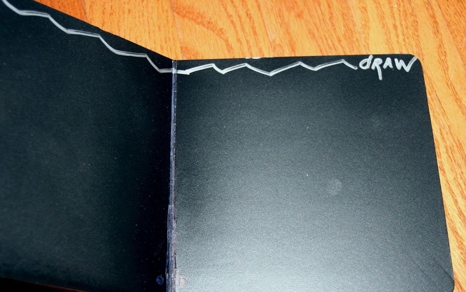 Circles Of Sunshine: Chalkboard Activity Book-Great DiY Gift For Kids