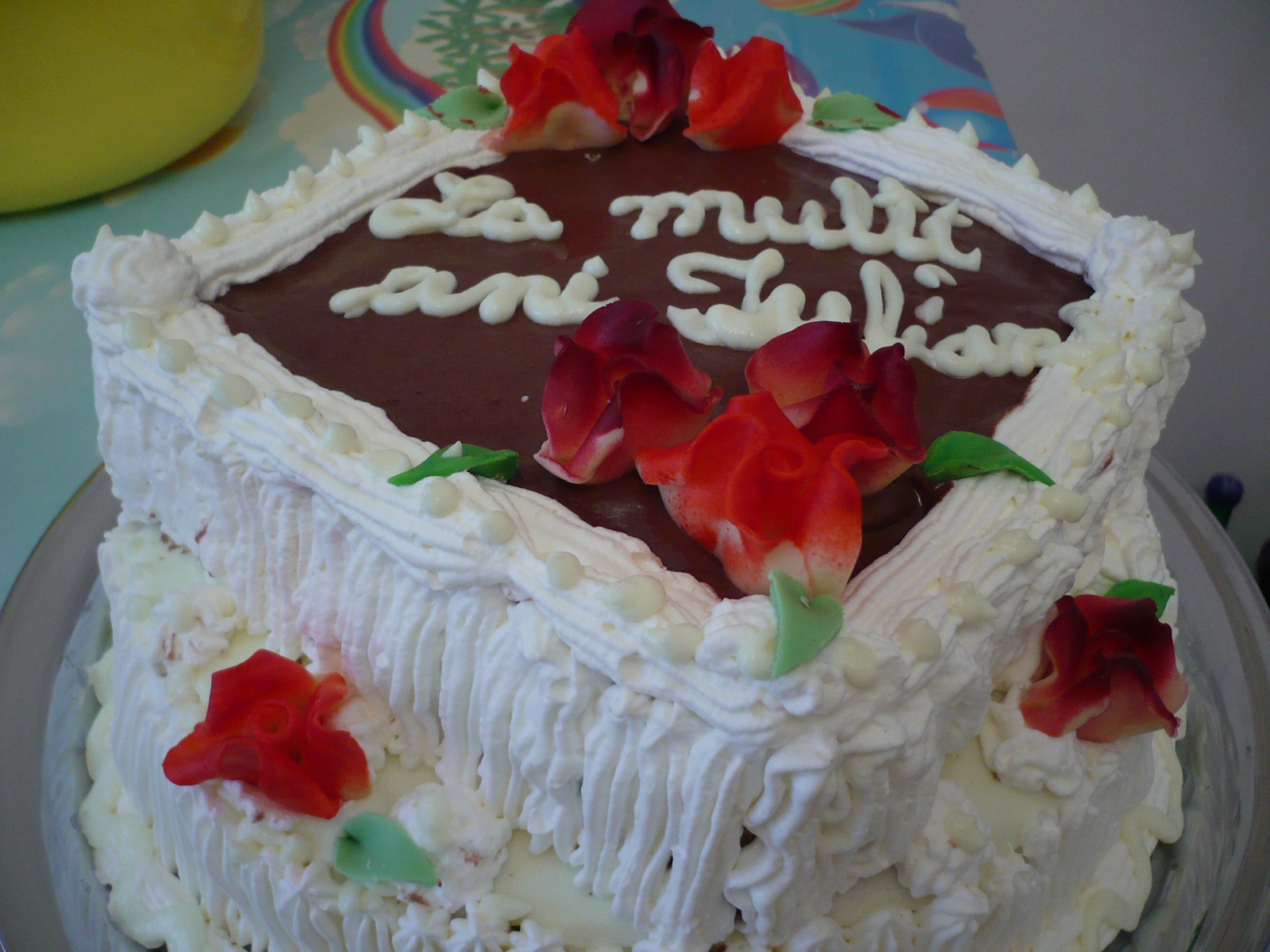 Petrecere în lumea celor mici: Torturi făcute în casă (că afară e prea ...