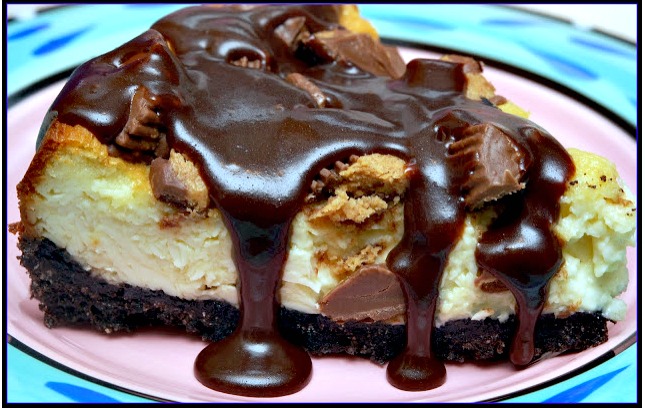 OREO PEANUT BUTTER CUP CHEESECAKE WITH HOT FUDGE! - Hugs and Cookies XOXO