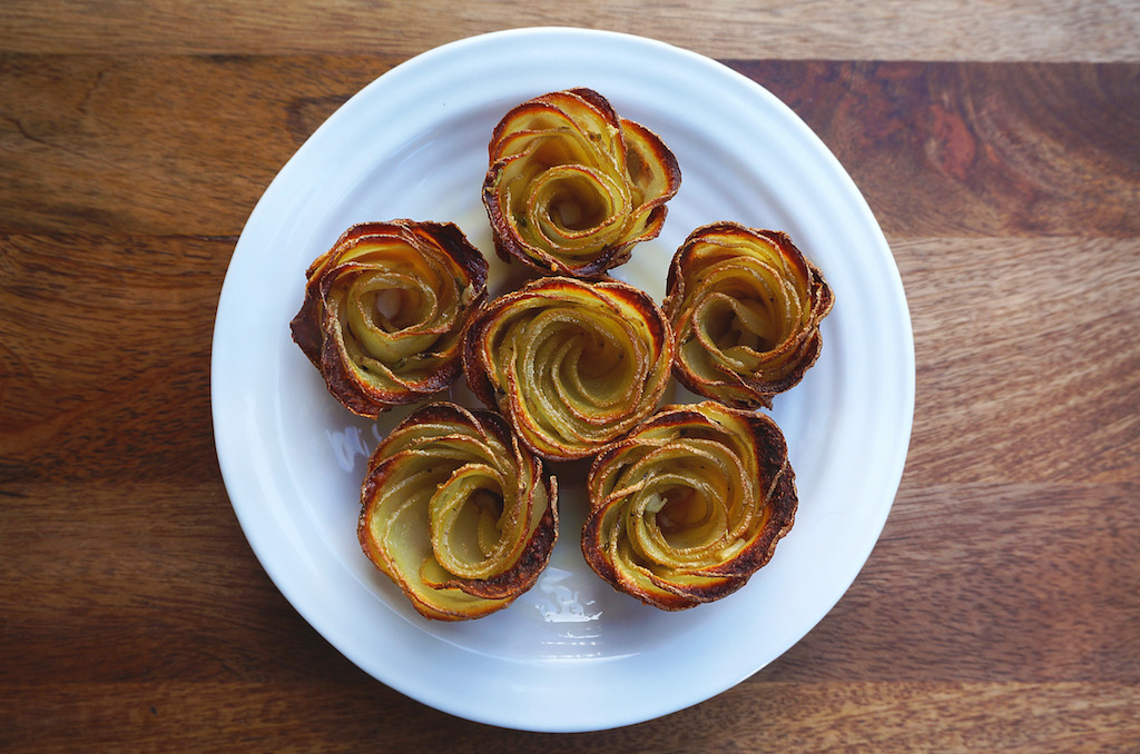 Rose Potatoes (Roasted Potatoes With Rosemary And Garlic)