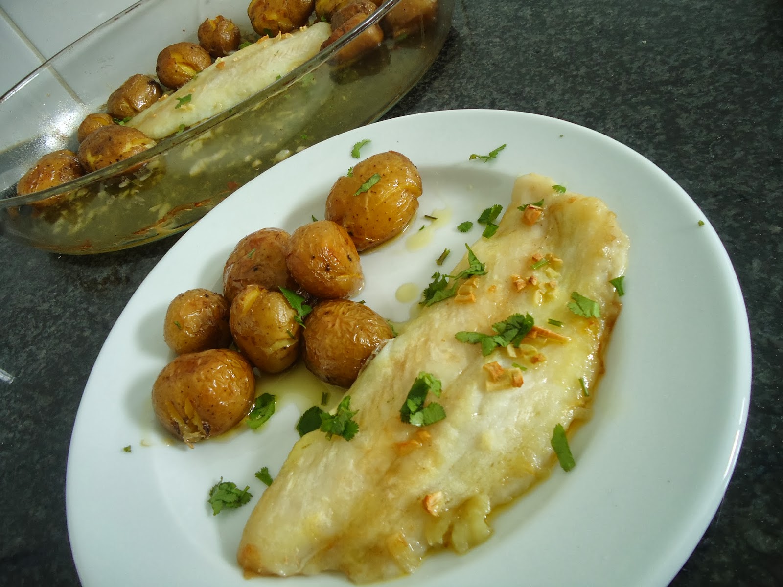 Doce Tentação: filetes de peixe gato com azeite e alho e batatinhas a ...