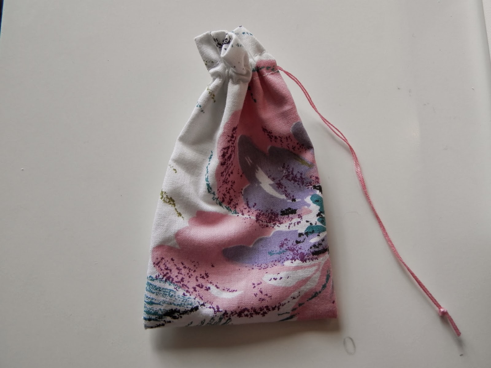 Coton et création : du fil, des aiguilles et des idées : Tuto pochon en ...