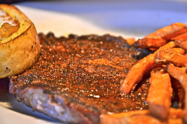 Living to EAT: Cajun Ribeye - Dhs 76, Chilis Dubai