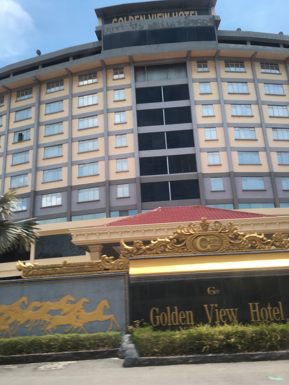 Explore Batam: Golden View Hotel