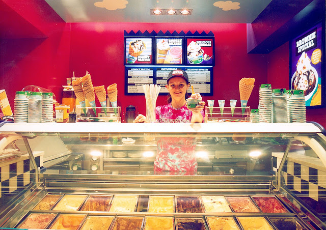 La escalera del exito, mi empresa: La heladería que te permite diseñar ...