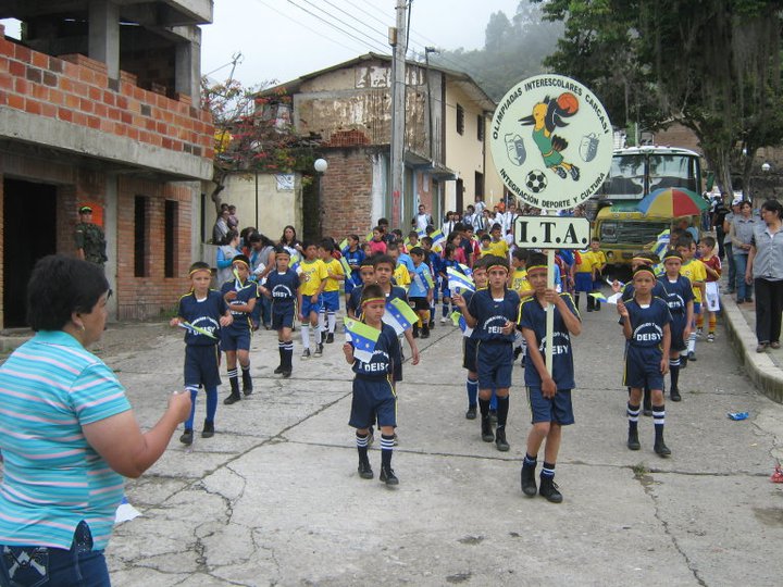 ATLETISMO SANTANDEREANO AL DIA: CARCASI TUVO SU FESTIVAL ATLETICO