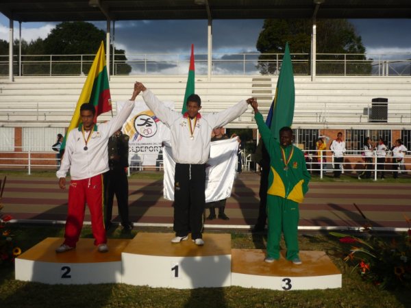 ATLETISMO SANTANDEREANO AL DIA: DAVID JOSE URIBE DE BARRANCA ENTRE LOS ...