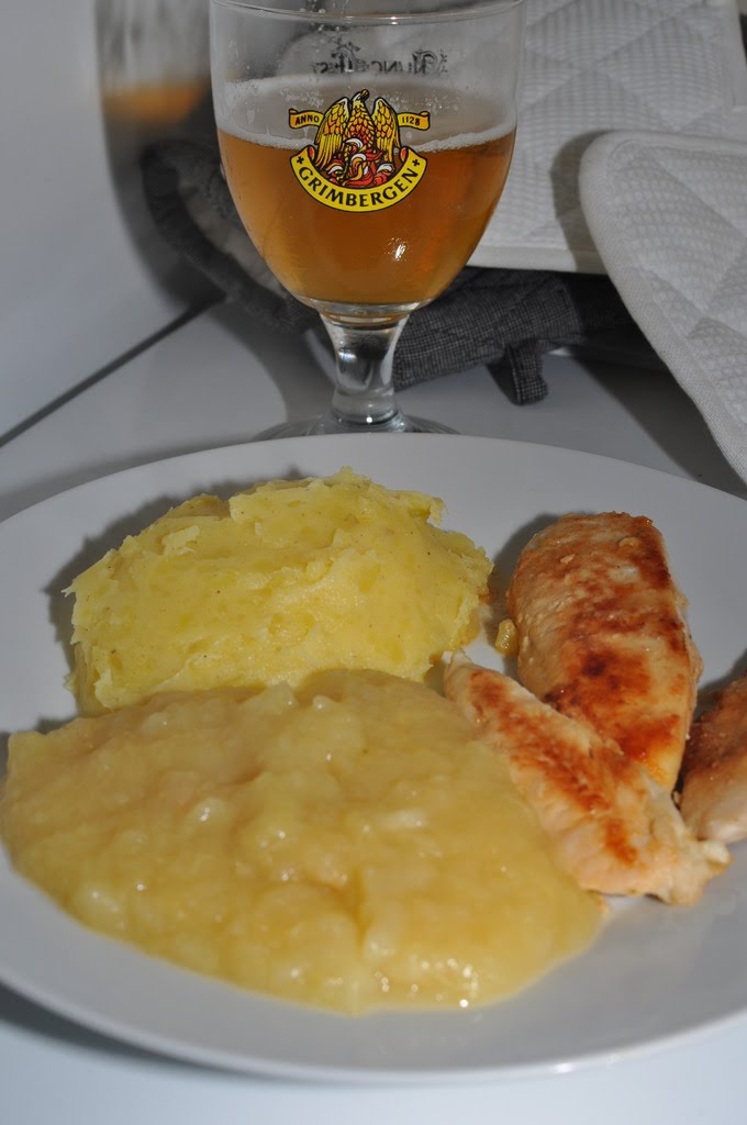 Géraldine en cuisine: Poulet au miel, compote vanillée et purée maison