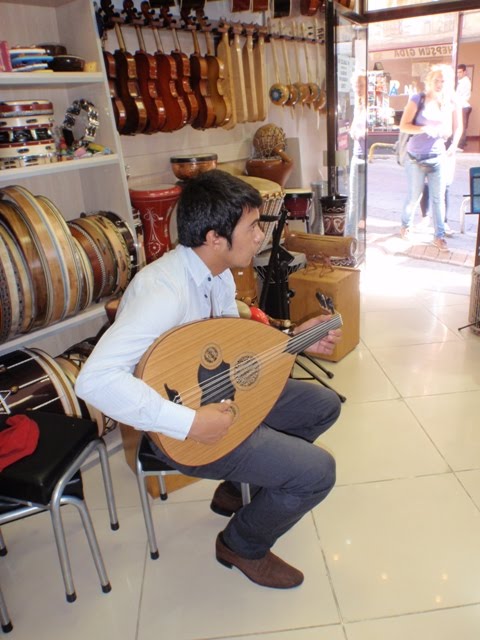 Mr. P Sees the World: Sez: Turkish Guitars