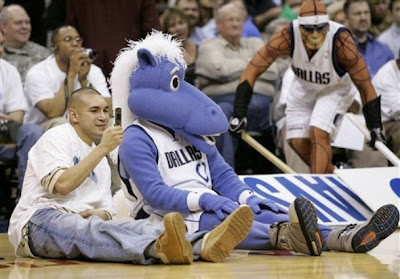 NBA Basketball Mascots: Dallas Mavericks Mascot Champ Pictures