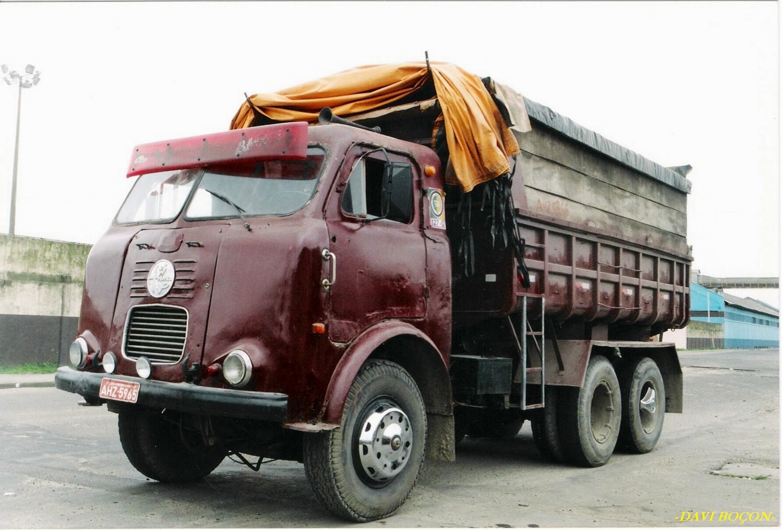 Caminhões pelo Brasil: FNM