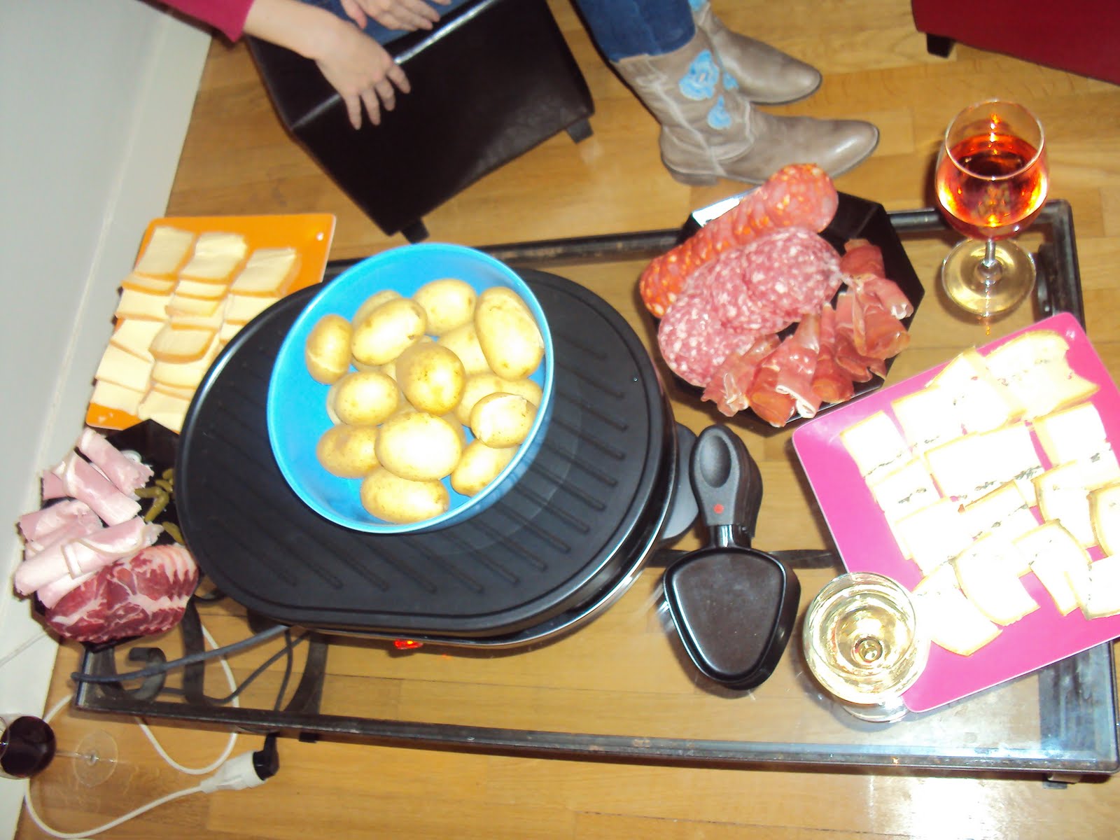 Where in the world is Gwannel Sandiego?: Soirée raclette