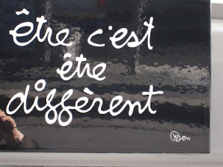 Vu du balcon: Être c'est être différent