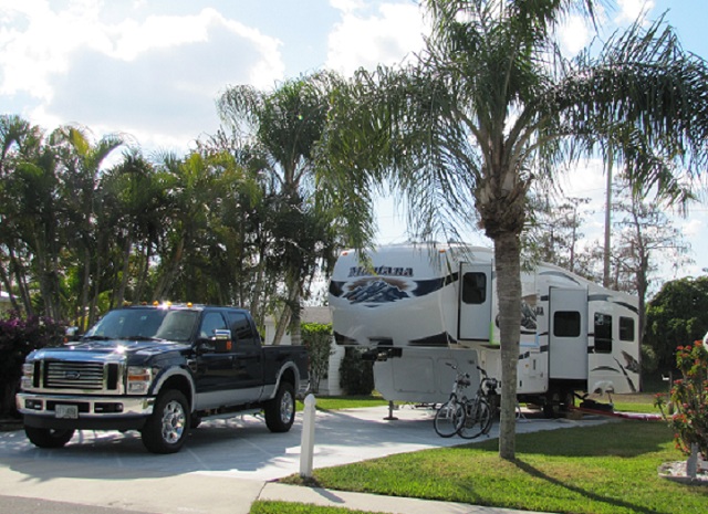 Bickford's Tin Can Tour: Crystal Lake RV Park, Naples, FL