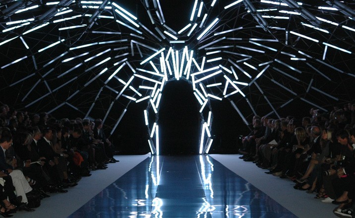 The Queen Likes: runway stages