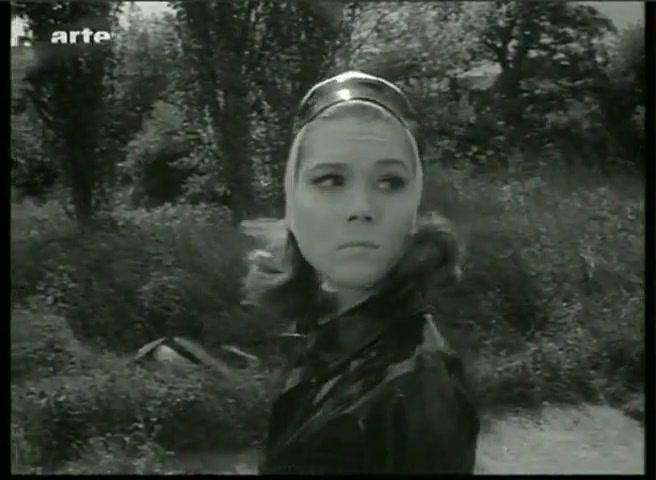 Leather Beauty: The Avengers Screencaps 2-Emma Peel