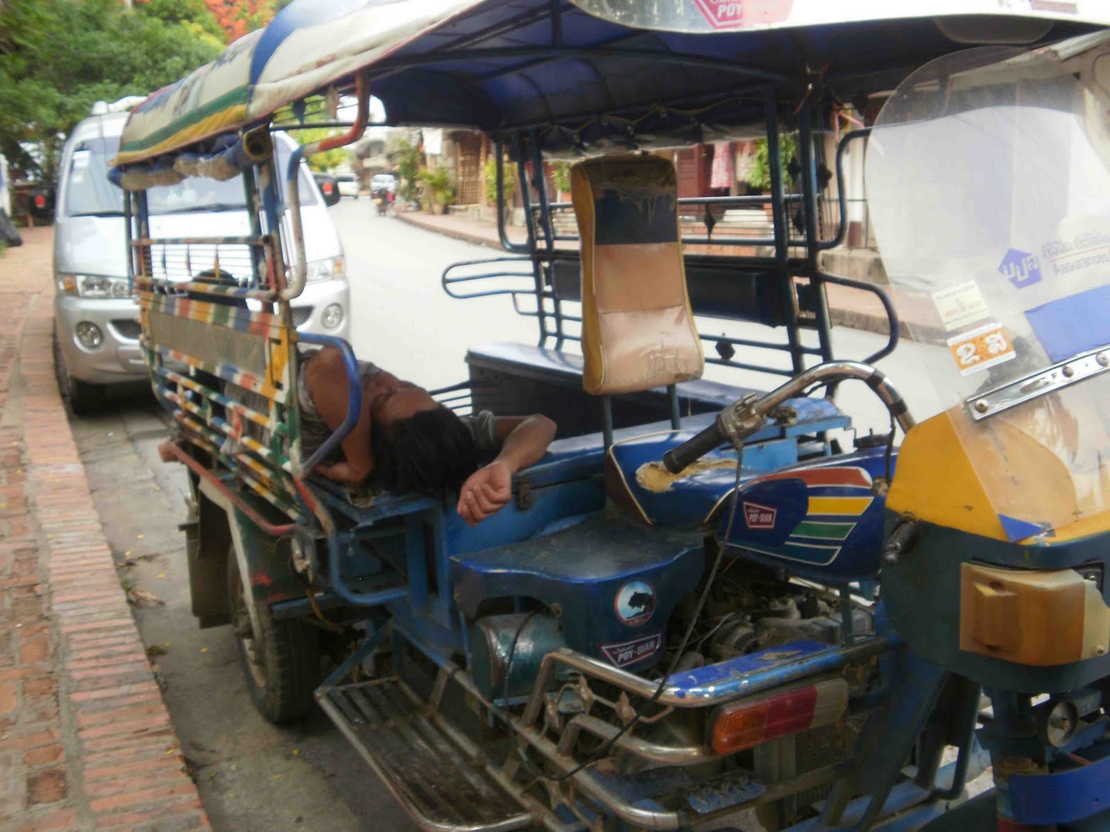 LES BAGUETTES EN L'AIR: Voir l'Asie en touk-touk