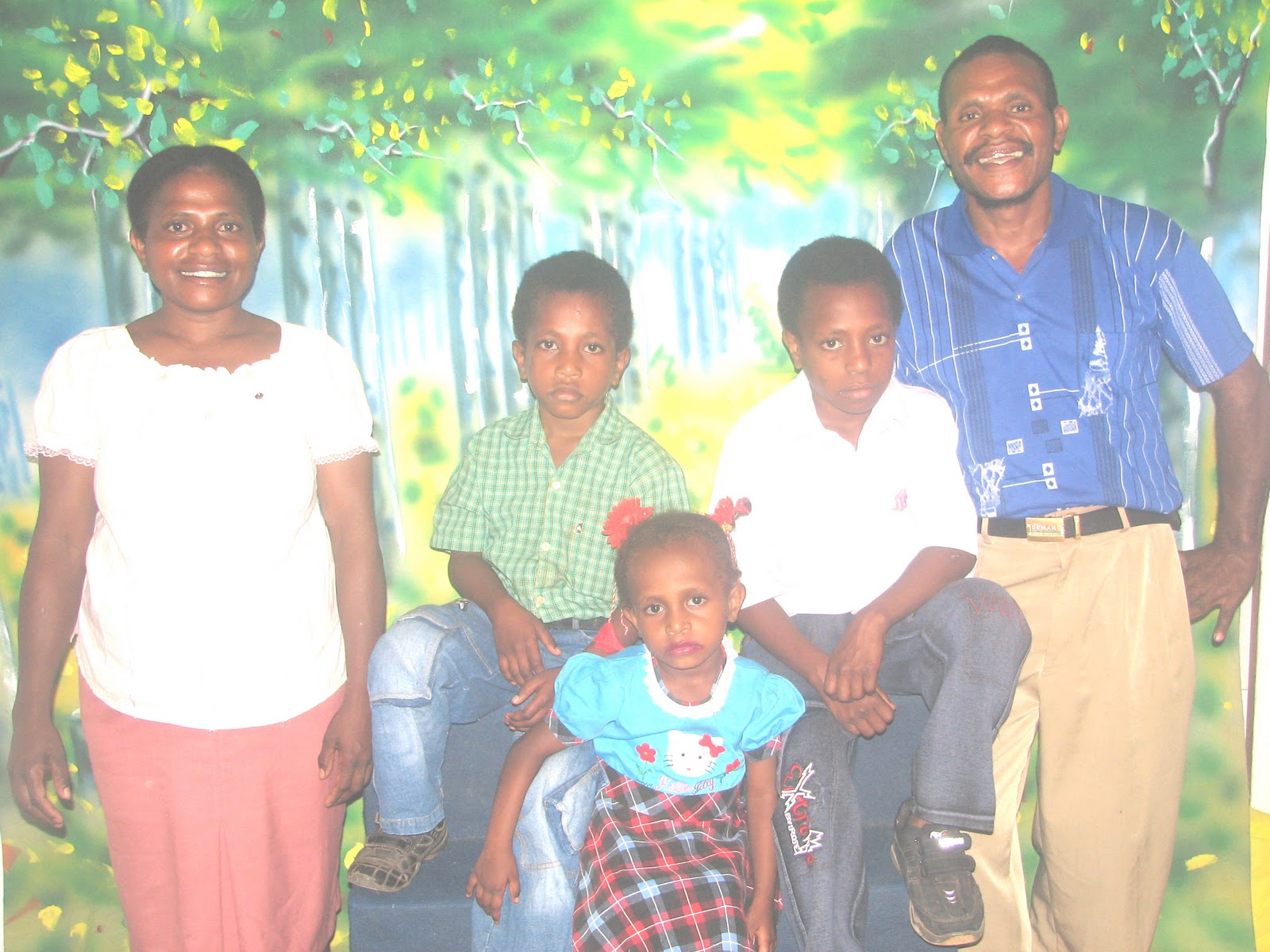 AMISON ANOUW: Family