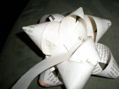 Sewing Economist: Newspaper Bow