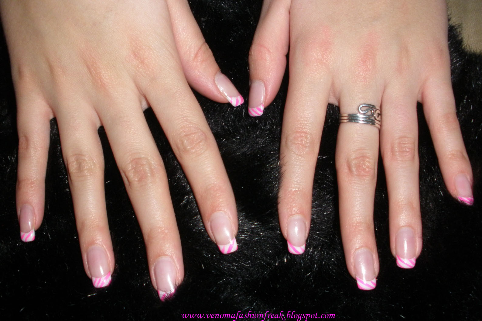 Nokti sa roze straftama za januar / Nails with pink stripes for January ...