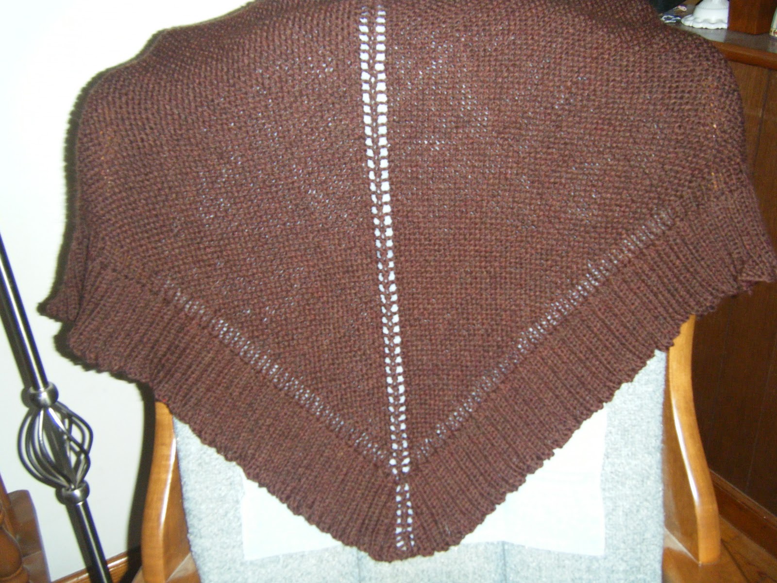 Suzanne's Knitting and Spinning Blog: Mara Shawl
