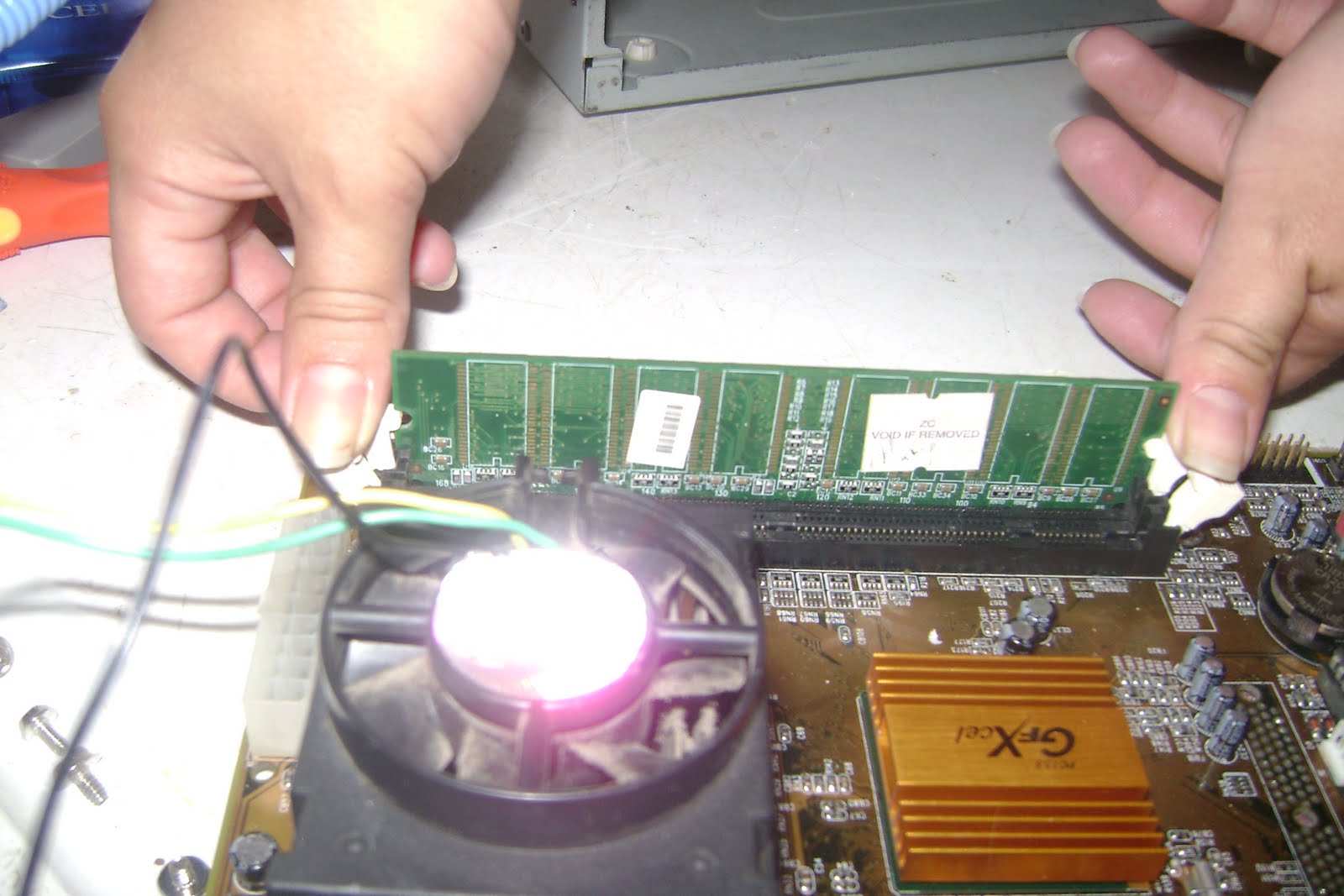 desensamble y ensamble de un pc: PASOS PARA DESENSAMBLAR TU PC PERSONAL