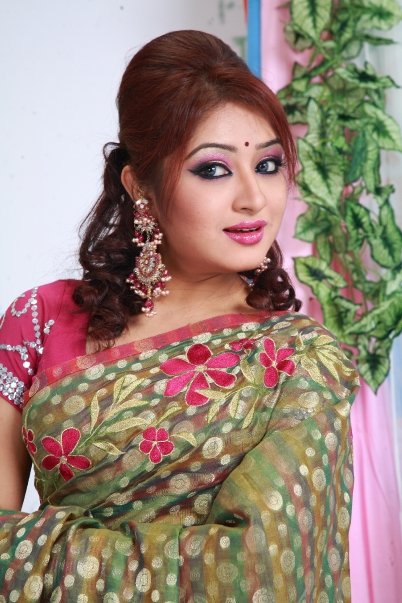 Tech Times Bangladesh: Bangladeshi Models in Sharee