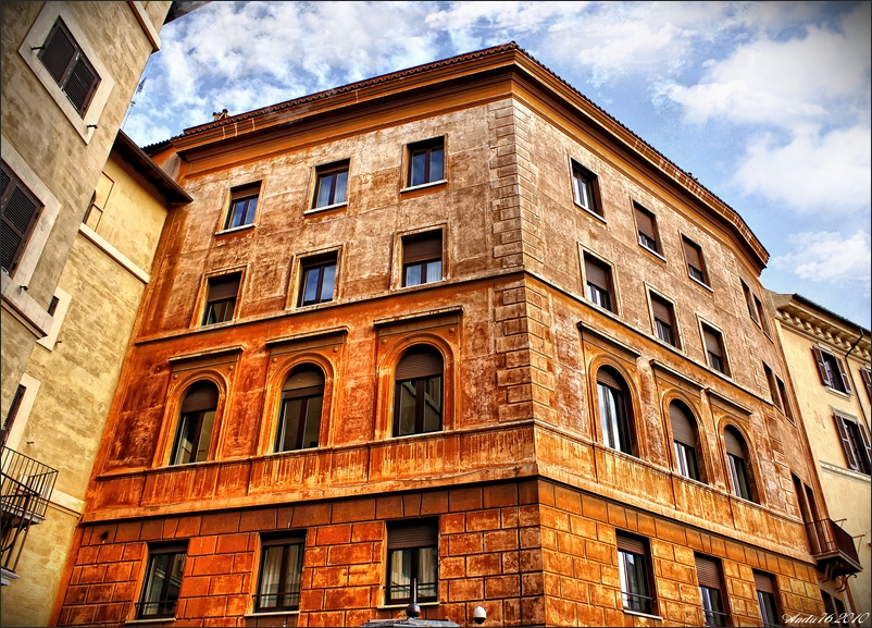 Cladire din Roma.Building in Rome.