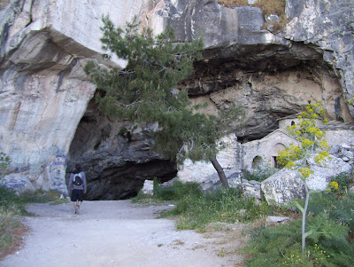 φυσιολατρεία: Σπηλιά Νταβέλη Πεντέλης