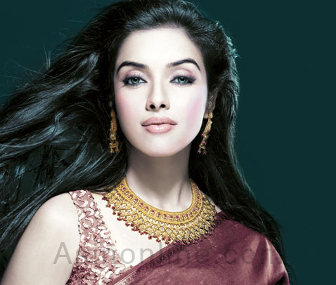 Asin in Tanishq Jewellery Ad Photo Shoot Stills ~ Hot Desi Actress Stlls