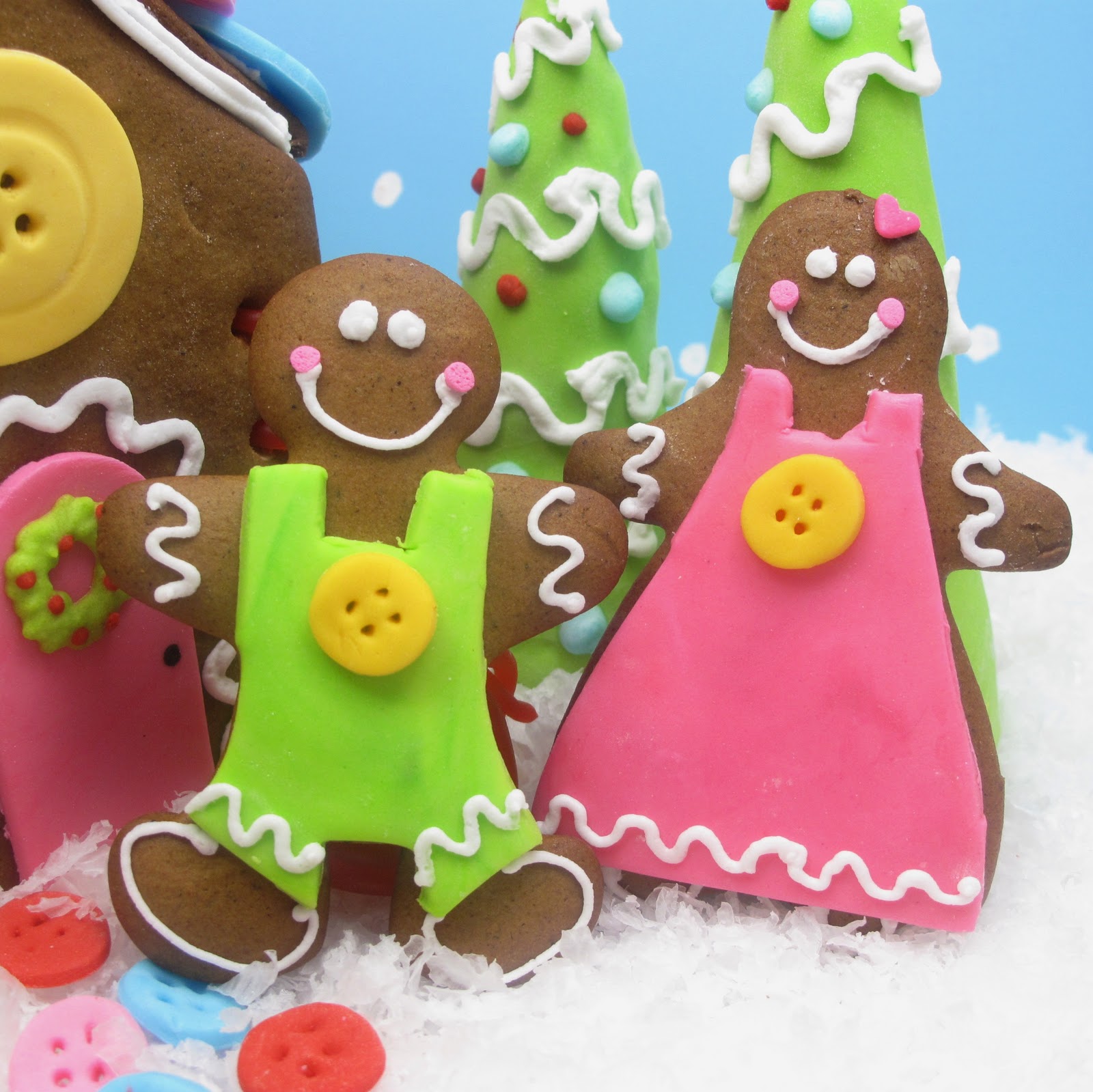 Sew Can Do: The Decorated Cookie's Gingerbread Sewing Cottage