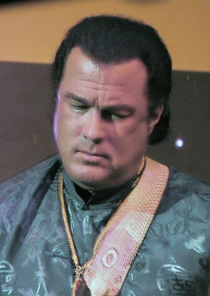 -CineMundo-Alien-: -STEVEN SEAGAL-Actor-(1952)-