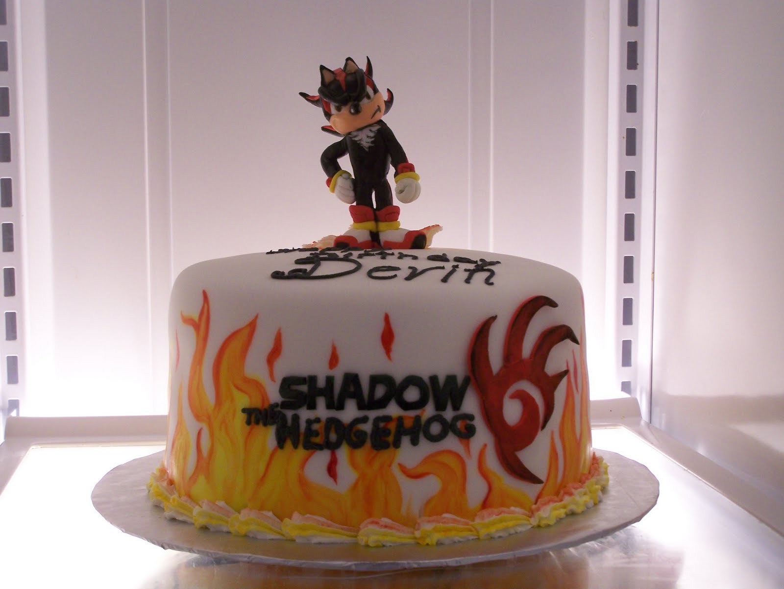 justbyme: Shadow the hedgehog cake