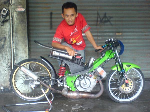 drag bike indonesia: eko chodox is number 1