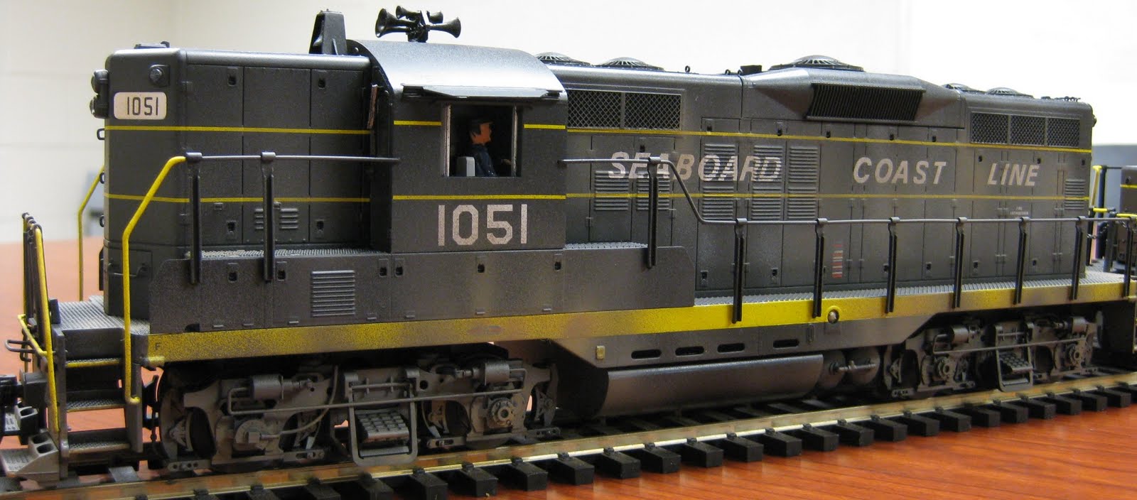 David's O Scale Blog: O Scale 2R SCL GP9 1051
