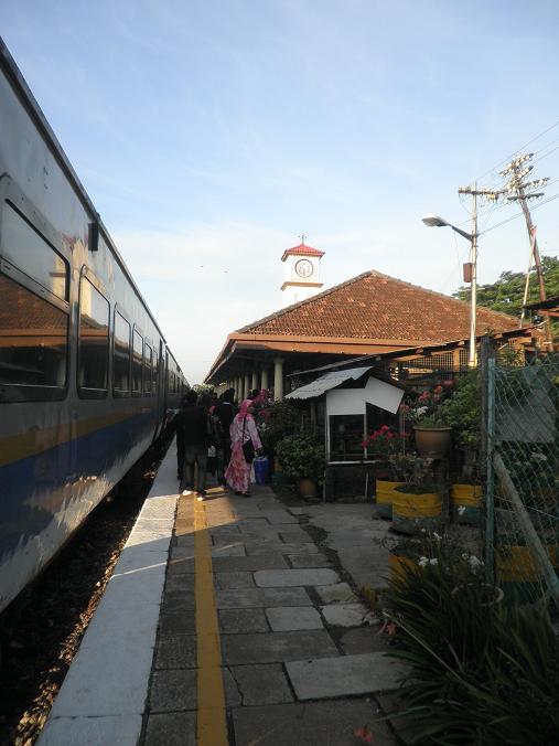 CATATAN SI MERAH SILU: Projek buku keretapi : Ipoh ke Hatyai...