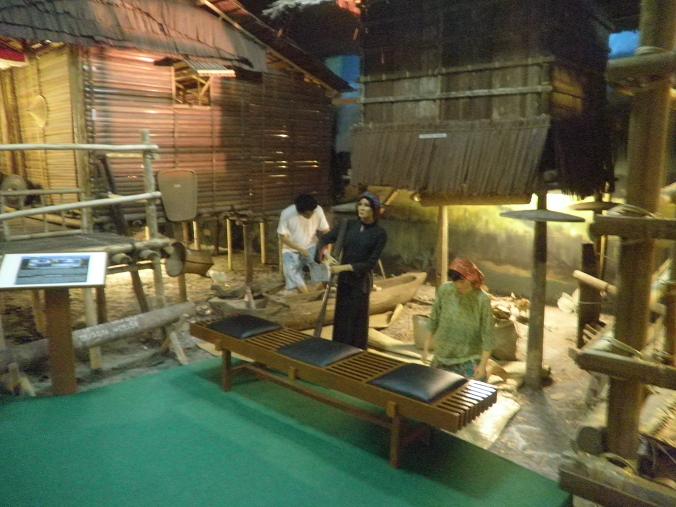 SENI LAMA MELAYU (MALAY OLDEN ART): Muzium Teknologi Melayu (Malay Technology Museum), Brunei