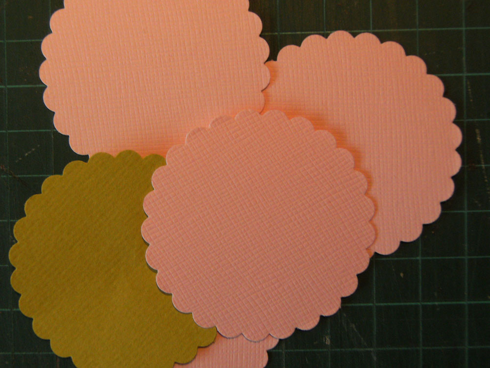Lizzie Made: Paper Flower Tutorial Part 2 - Flowers from Paper Strips