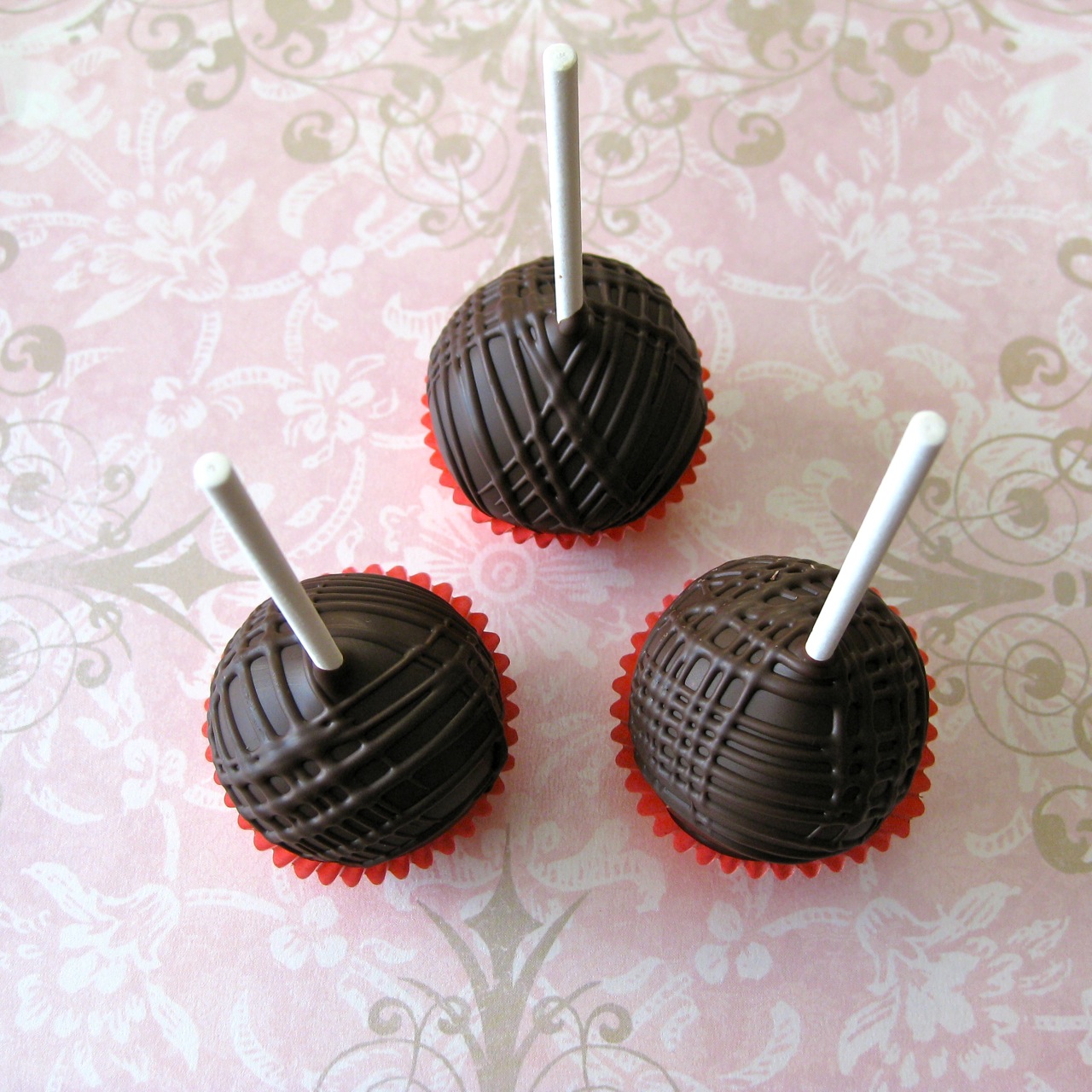 Cake Pops - A Tutorial | Decorate This!