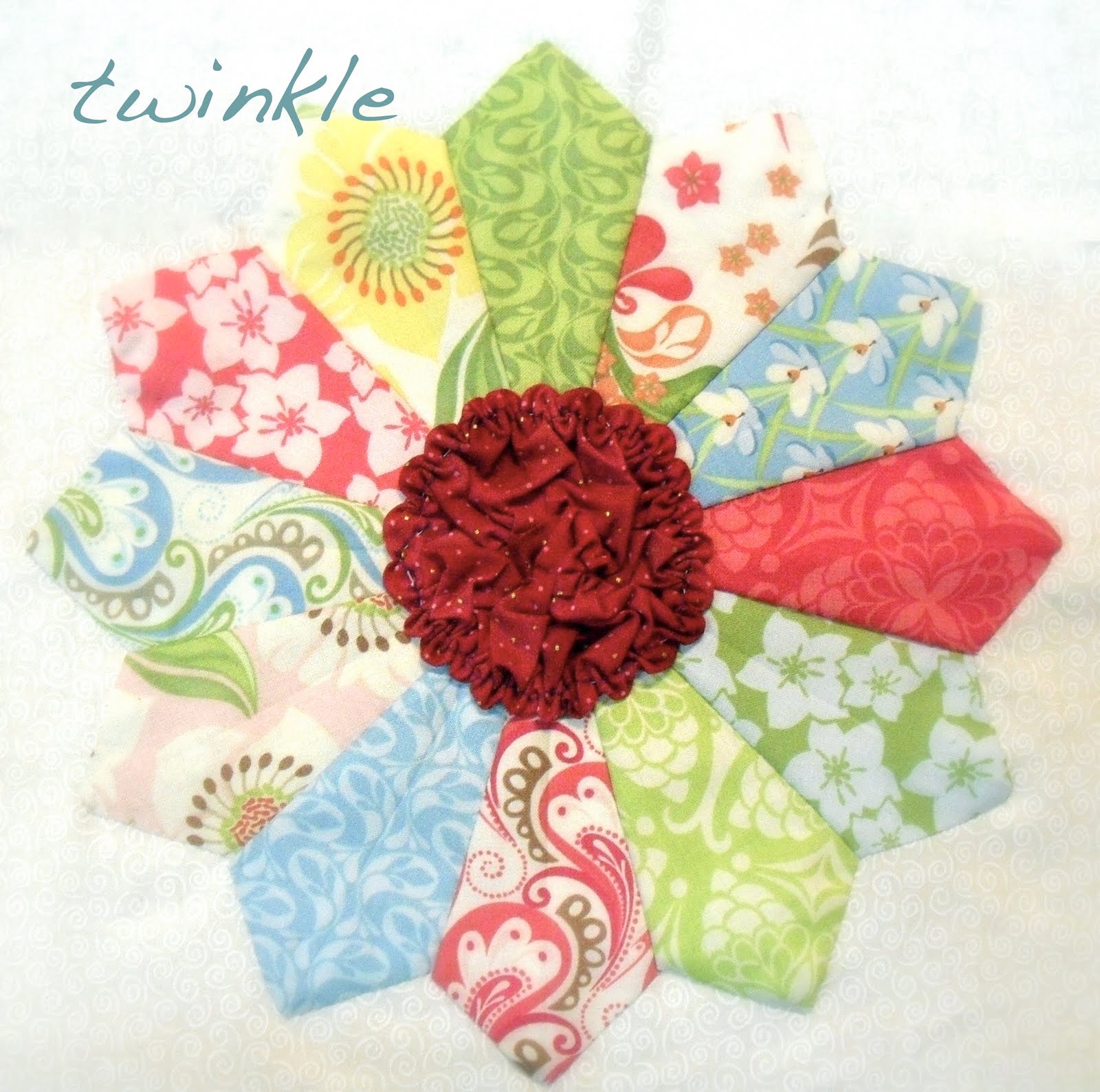 TWINKLE PATCHWORK: Tutorial ruchflower