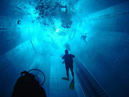 All About Swimming Pools and Spa: Nemo 33, Deepest swimming Pool..=)
