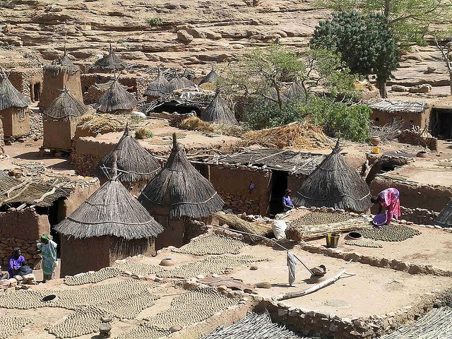 In the Land of the Dogon ~ Kuriositas