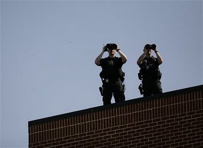 unique.com: US Secret Service VS Paspampres Indonesia