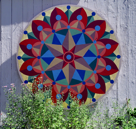 patternpatisserie: A bevvy of colourful "Barn Mandalas"