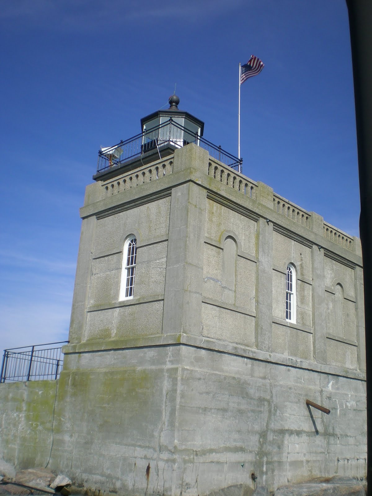 Jarvis House: Huntington Harbor Lighthouse
